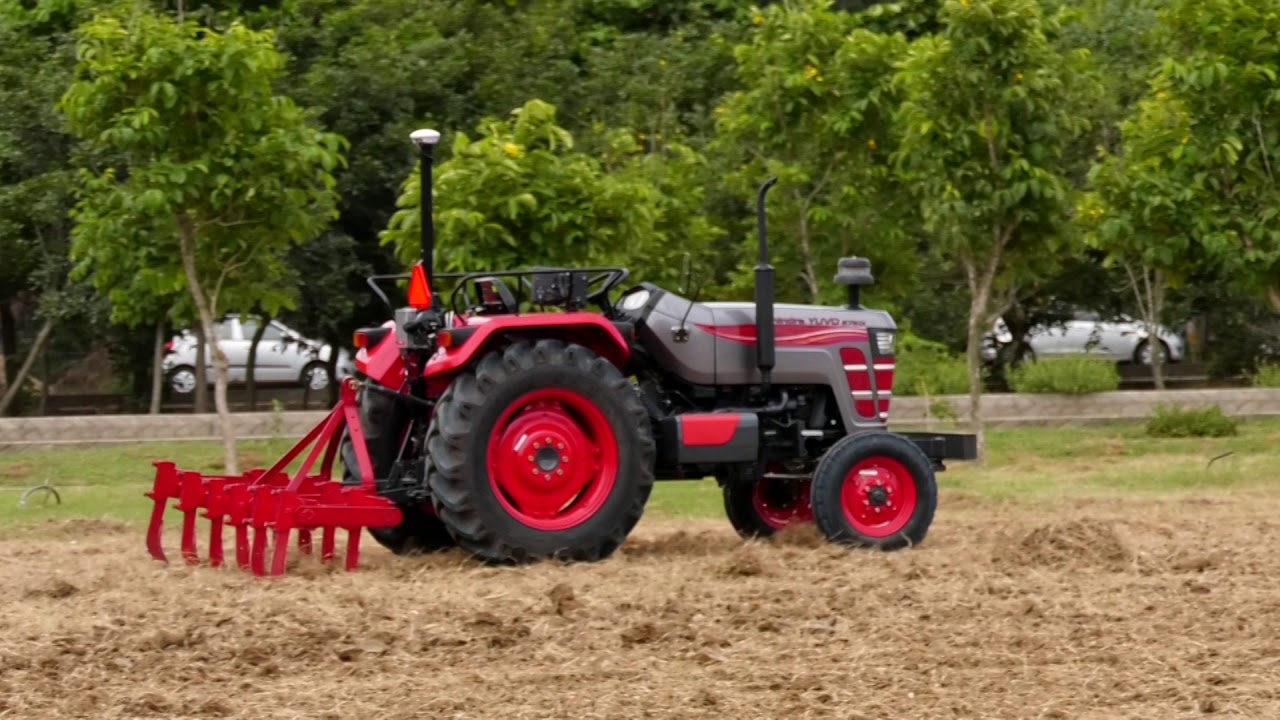 Mahindra & Mahindra Showcases The First Driverless Tractors - YouTube