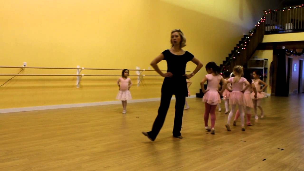 Isabelle at ballet class - YouTube