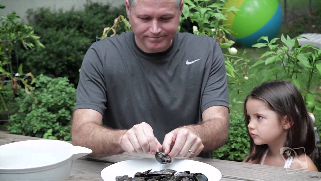 Ava eats Palau (Global Table Adventure) - YouTube