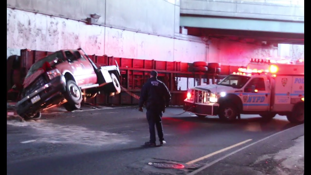 Tractor Trailer Flips Over on BQE - YouTube
