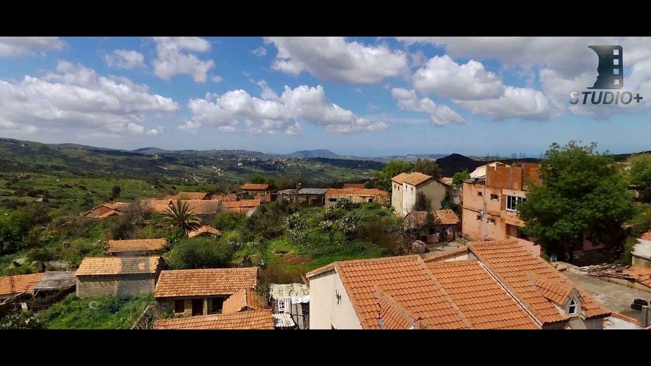 Un beau village kabyle vue du ciel *Tibecharine* - YouTube