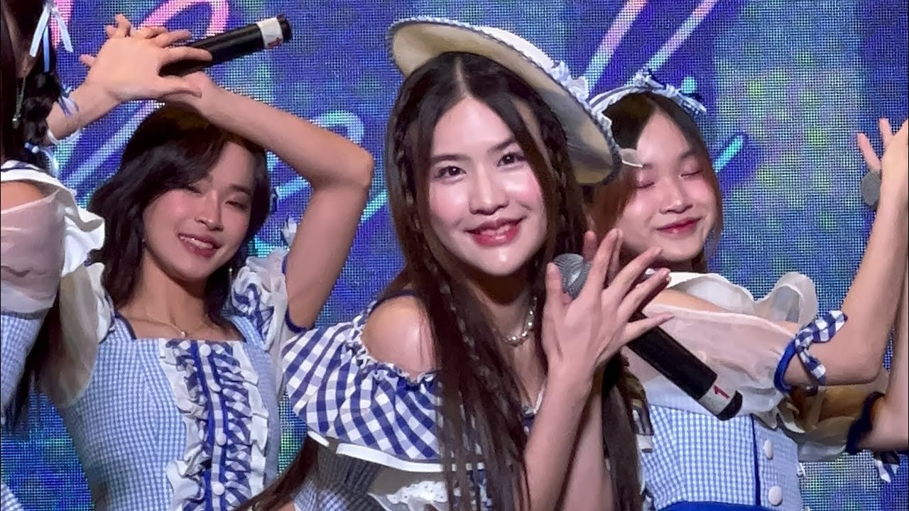 BNK48 CGM48 - Gingham Check | Angel FanCam (Gingham Check Roadshow Seacon Square MUNx2) 230812 ...