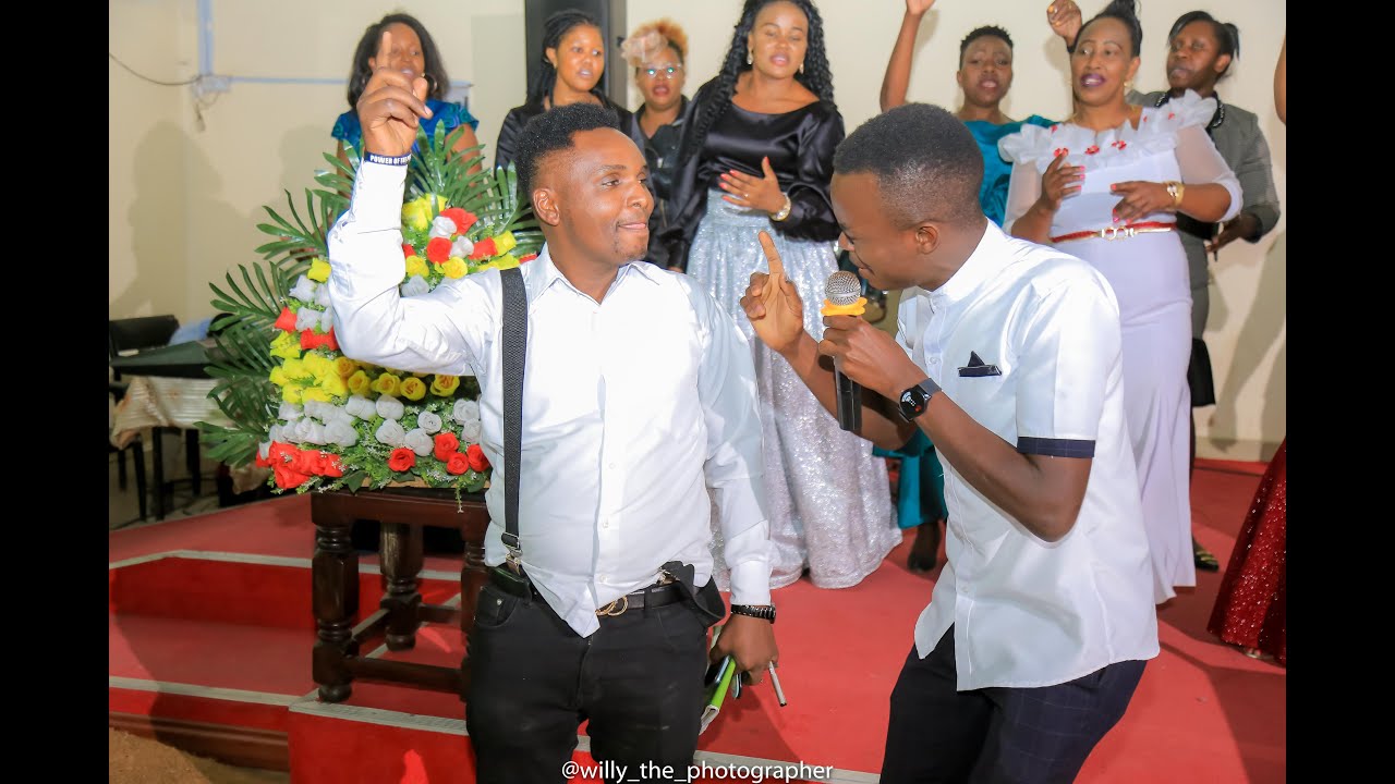 THIS GUY🤔🤔AKIM MUEMA performing live @jones mutiso launch 2023 - YouTube