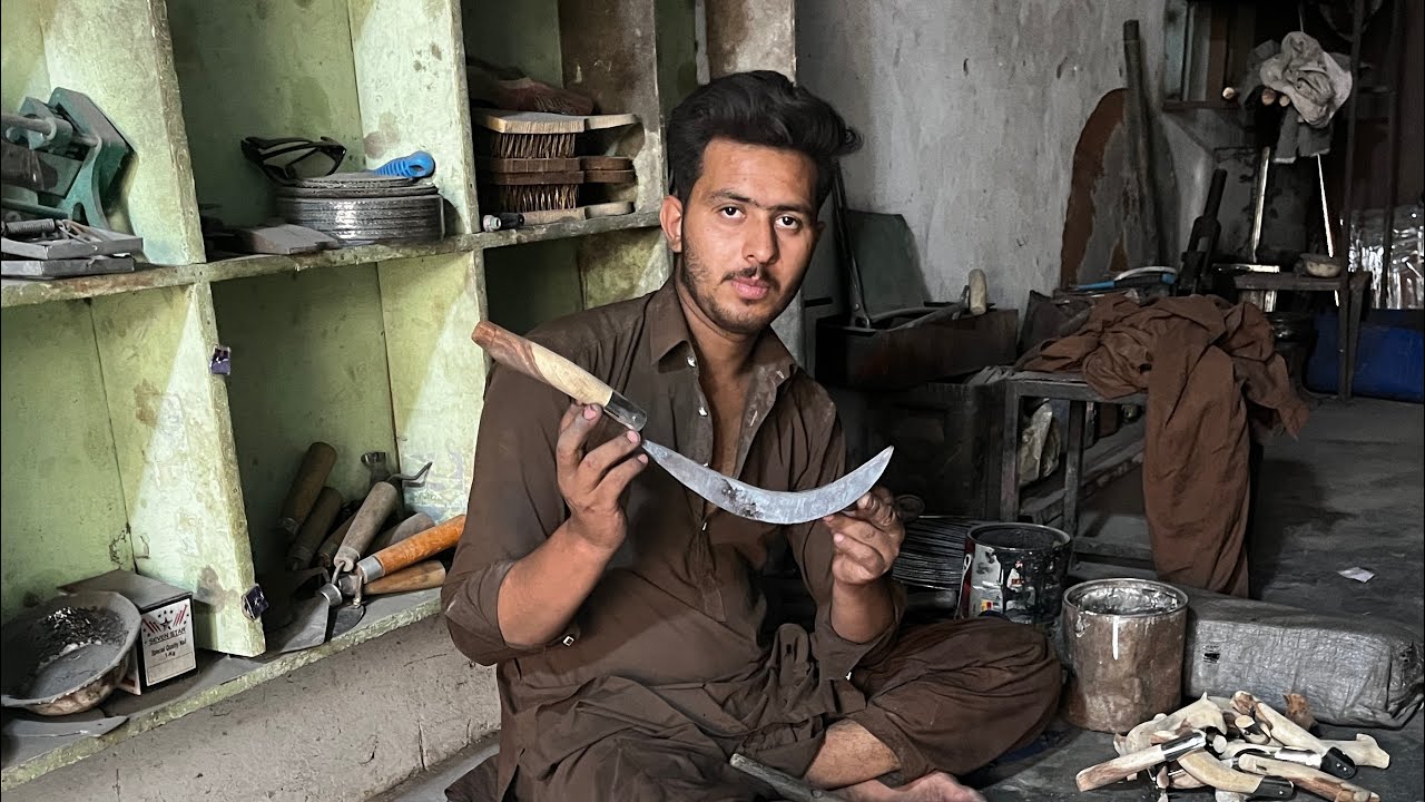 How To make sickle || Mass Production With Hammer in factory || Amazing ...