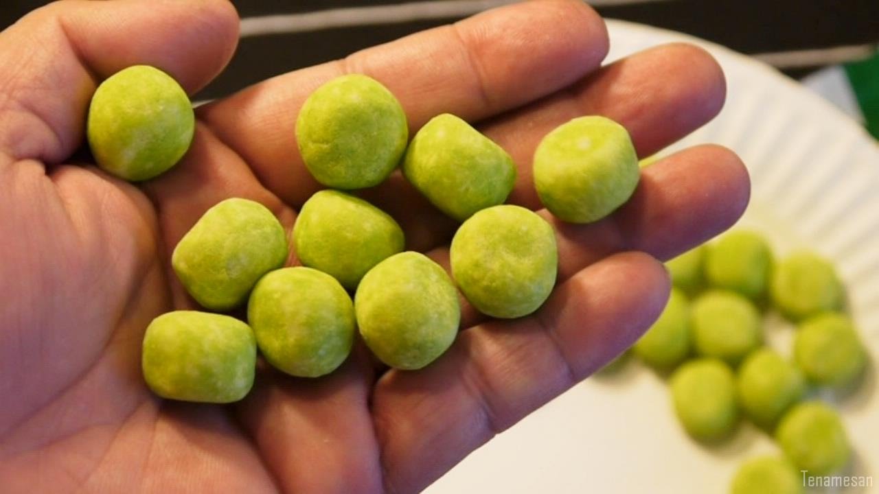 These are Apple Eiffel Bon Bons chewy candy - YouTube