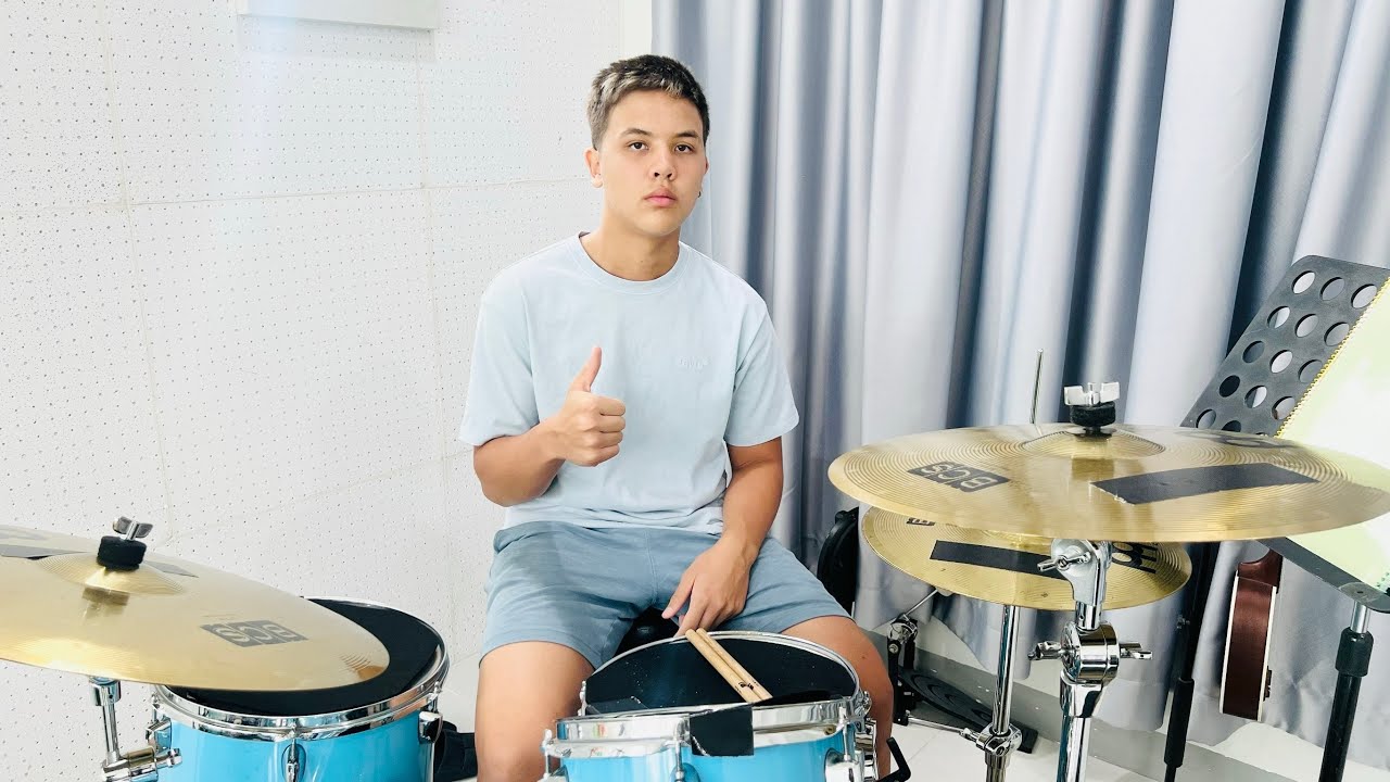 Finnly practice to play เผลอไป solo - YouTube