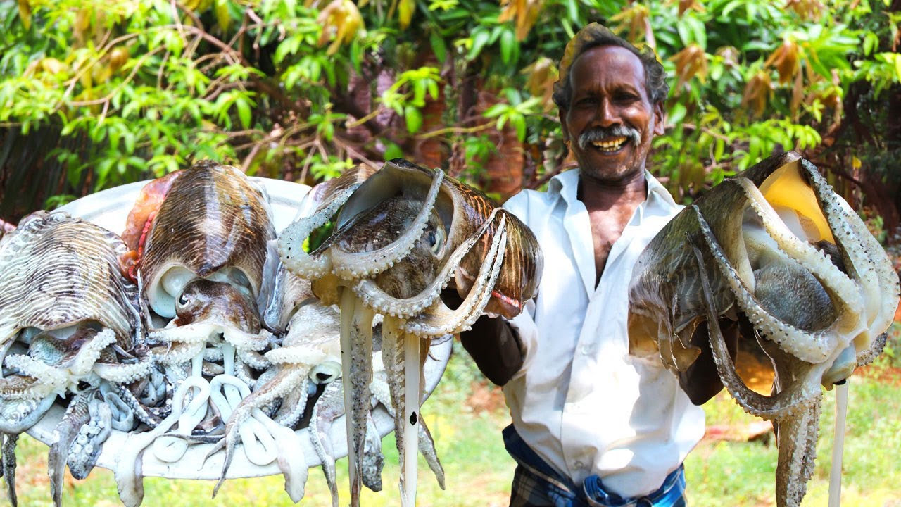 GIANT SQUID FISH RECIPE | KANAVA MEEN THOKKU | Prepare by Karuppasami ...