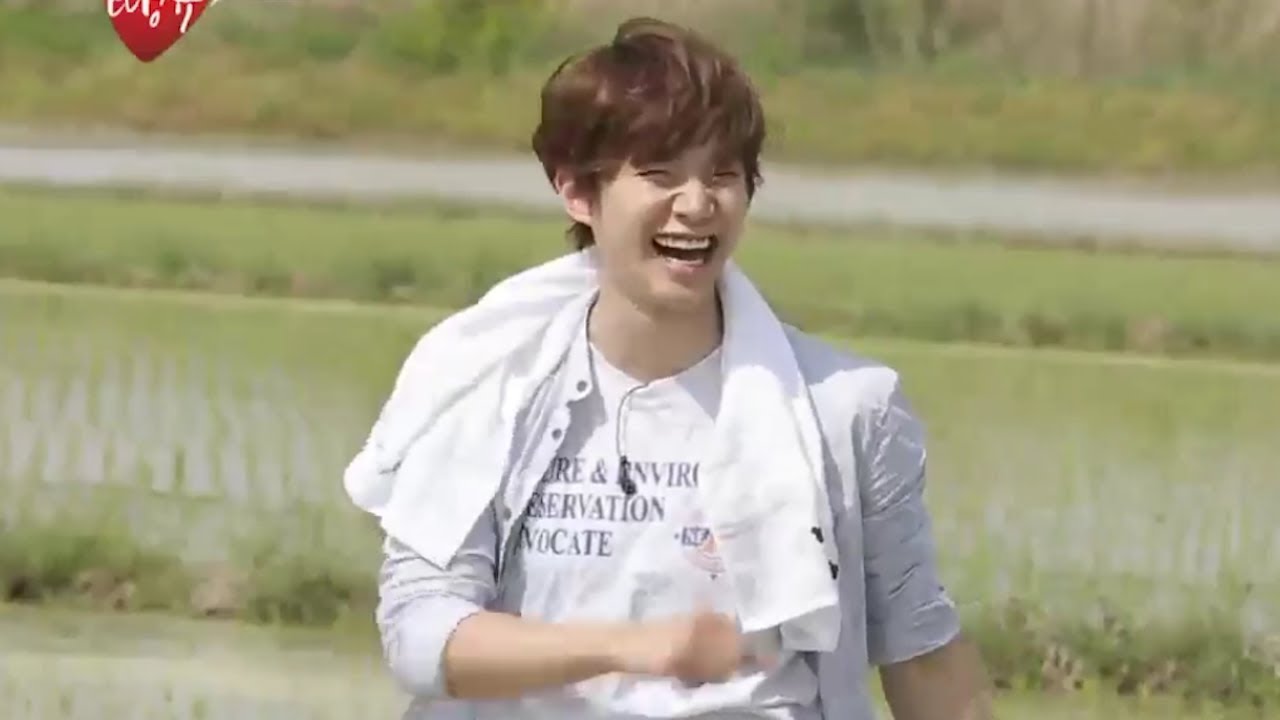 준호 역대급 미소 보고 눈정화하기 2PM Junho Smile - YouTube