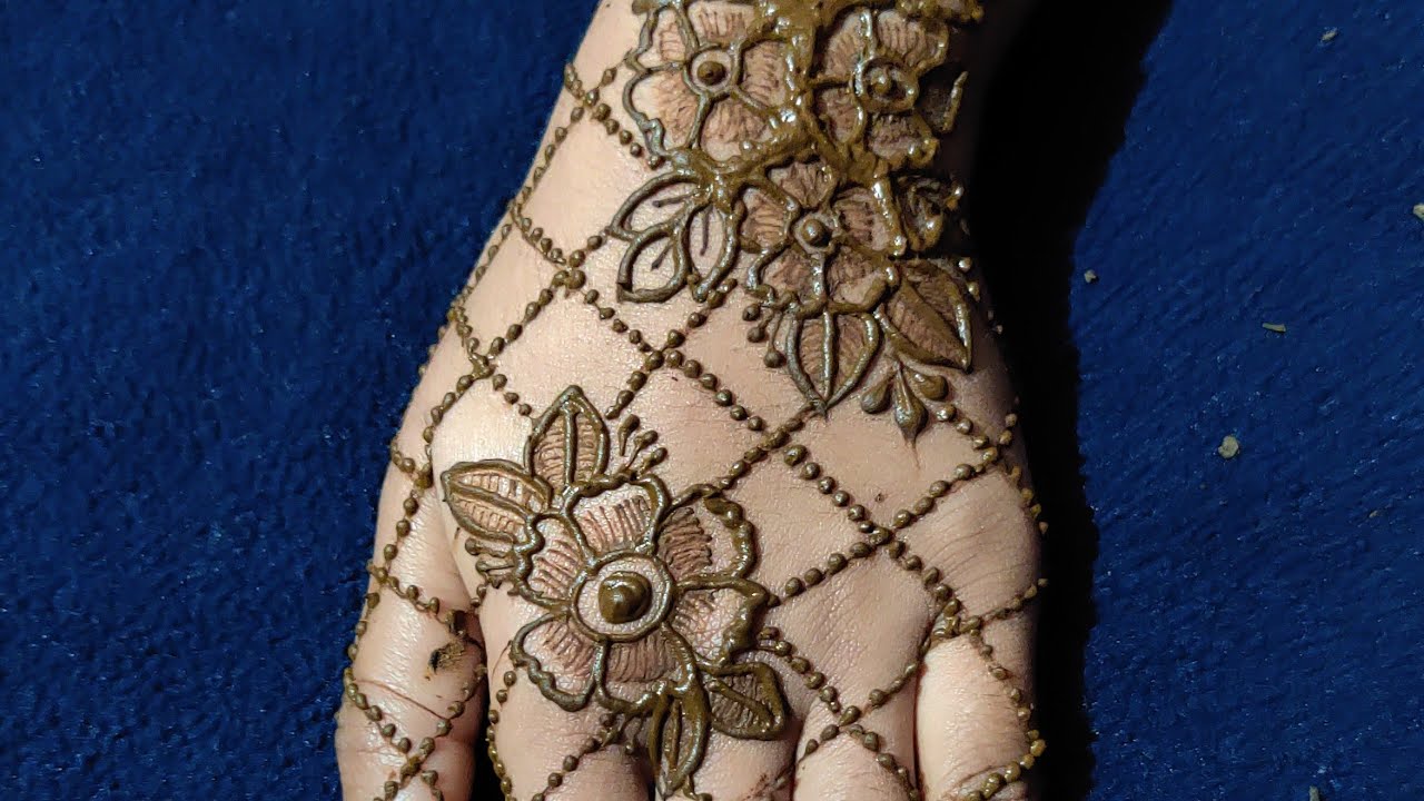 easy and simple flowers checks pattern Mehndi design | back hand unique ...