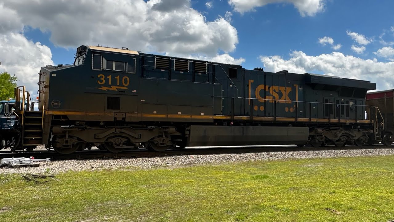 CSX Empty Coal Train fuels up and departs for Greenwood, SC at Monroe Junction. - YouTube
