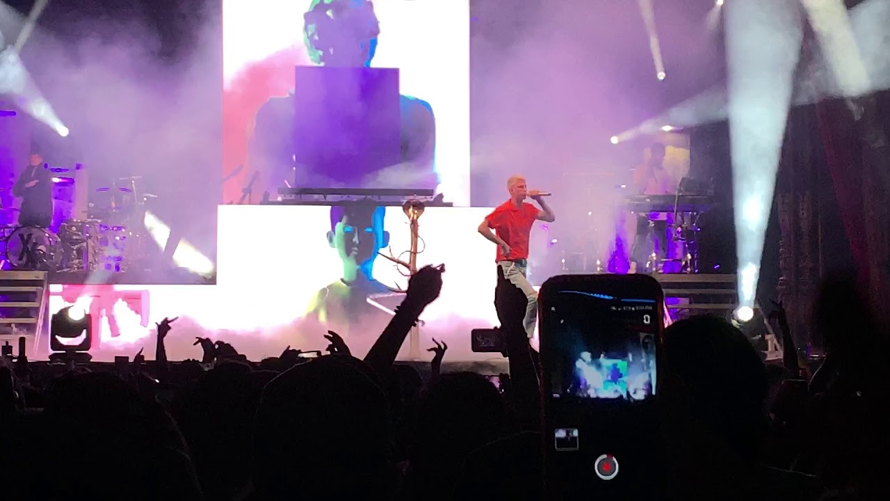 Machine Gun Kelly - el diablo (Hotel Diablo Tour 2019 Chicago) - YouTube