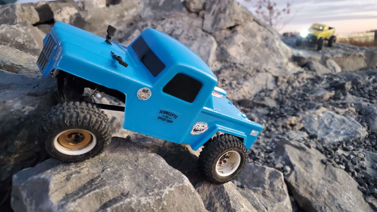 JConcepts Creep SCX24 on the rocks at Lakeside RC Crawler park - YouTube