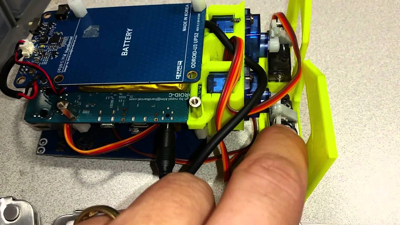 ameriDroid Walking Robot OWEN Assembly - Part 1 - YouTube