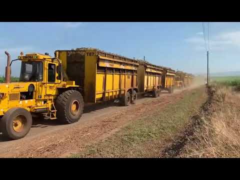 Throwback footage of earlier-model Dezzi H120 4x2 Haulage Tractors - YouTube