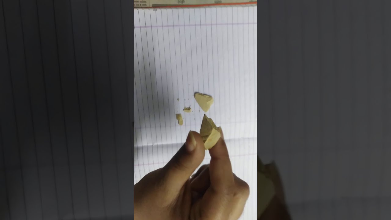 multani mitti eating video || very testy multani mitti || clay lover ...