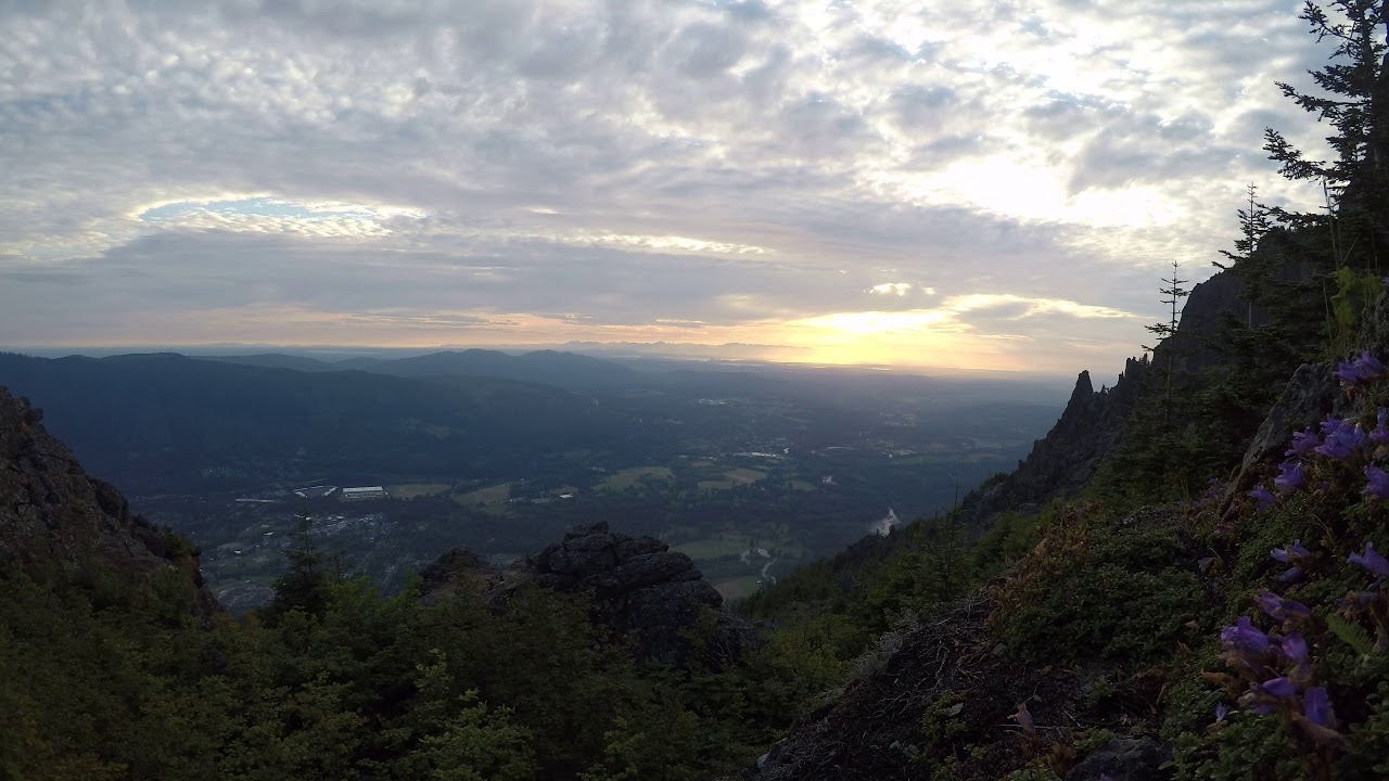 Mt Si Sunset Timelapse - YouTube