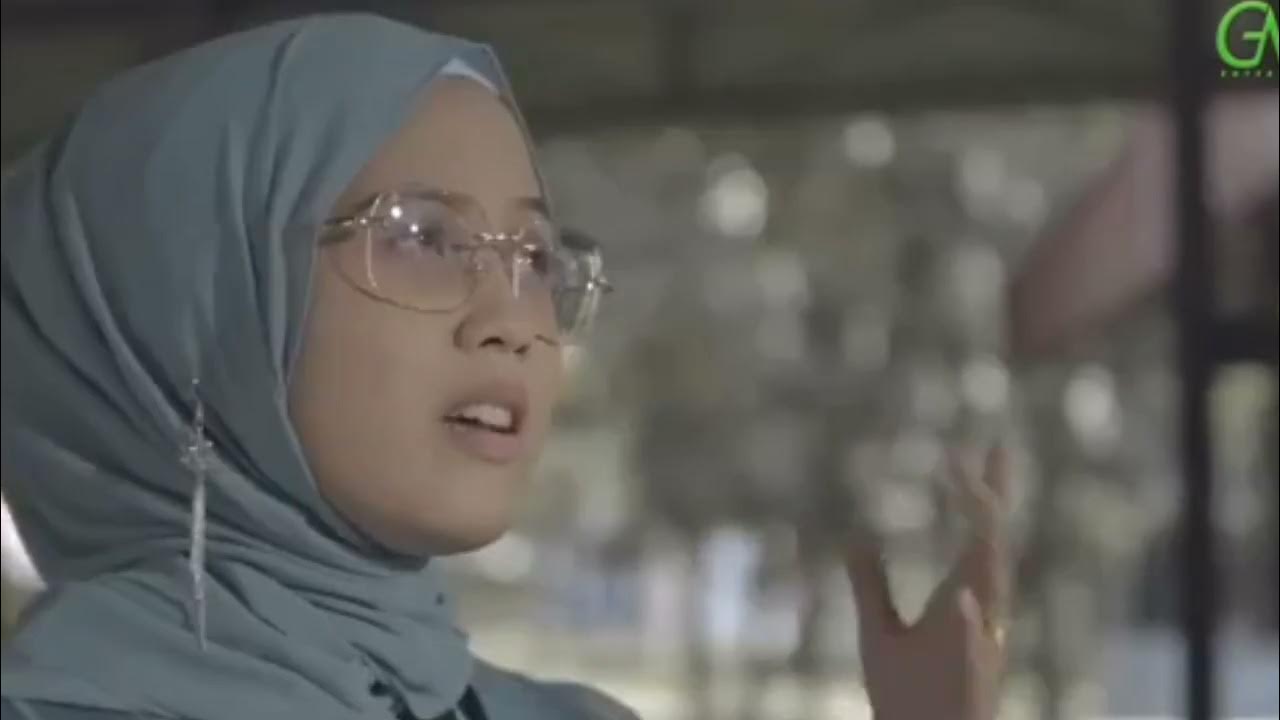 Setiaku di sini - YouTube