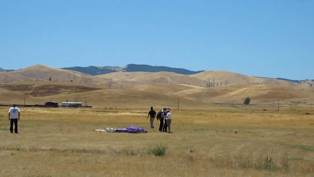 Skydivers Bay Area Skydiving Byron California - YouTube