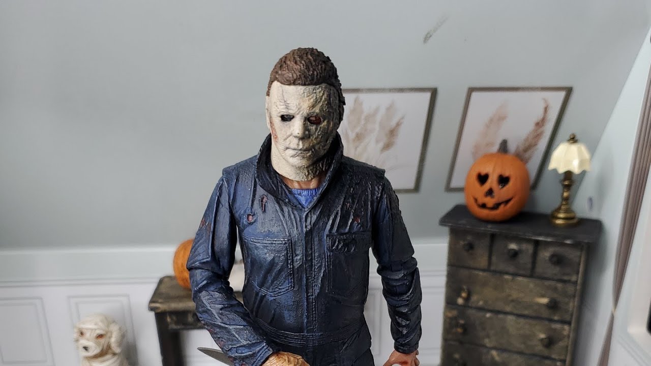 Toy horror display setup - YouTube