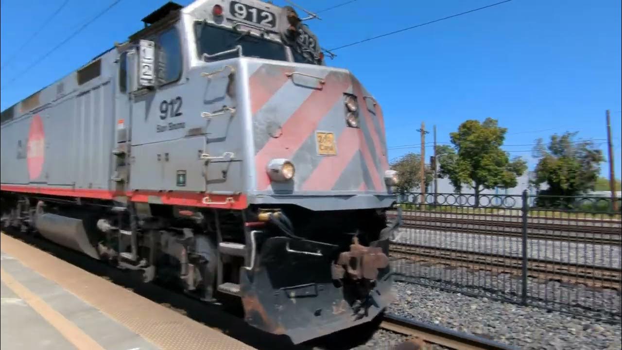 Caltrain 912 F40PH-2CAT pulling Southbound 232 Local at Santa Clara Station #caltrain - YouTube