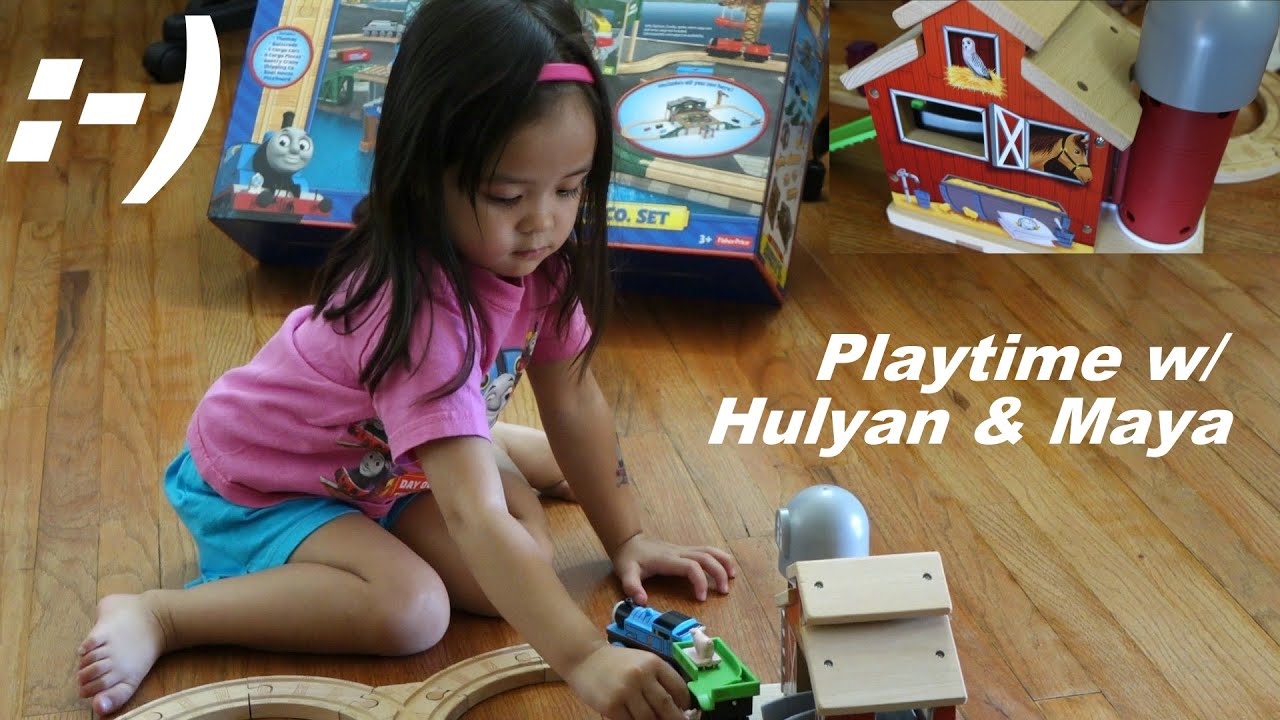 Thomas Wooden Railway: Farmhouse Pig Parade Set Playtime w/ Hulyan ...