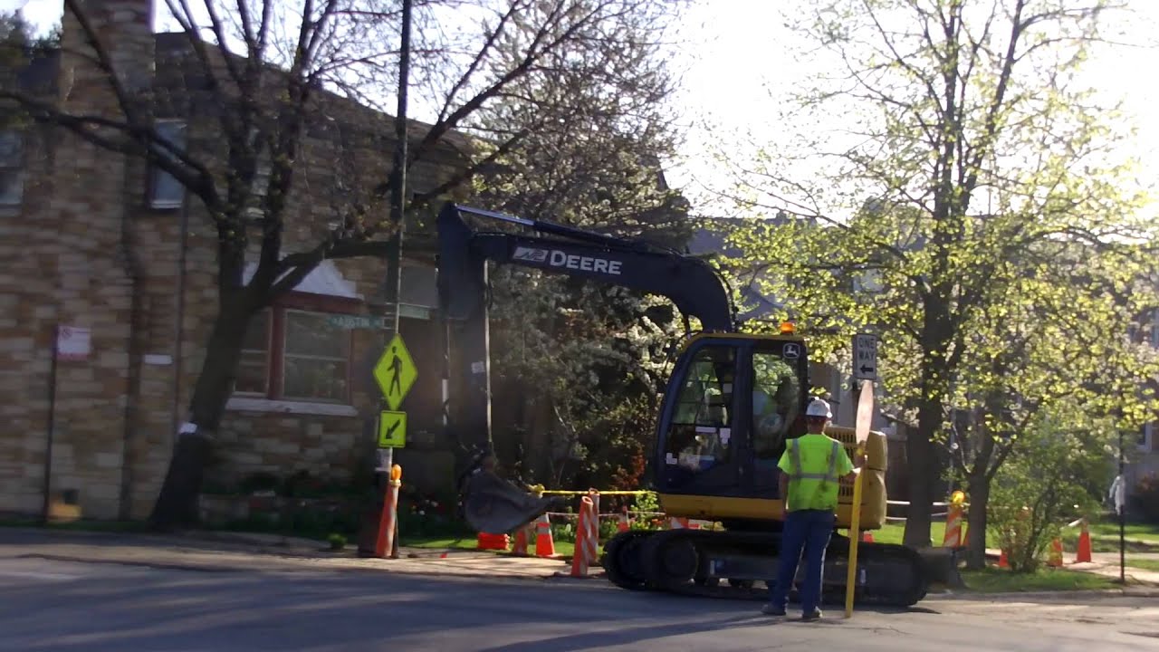 Utility Work: Road Construction - YouTube