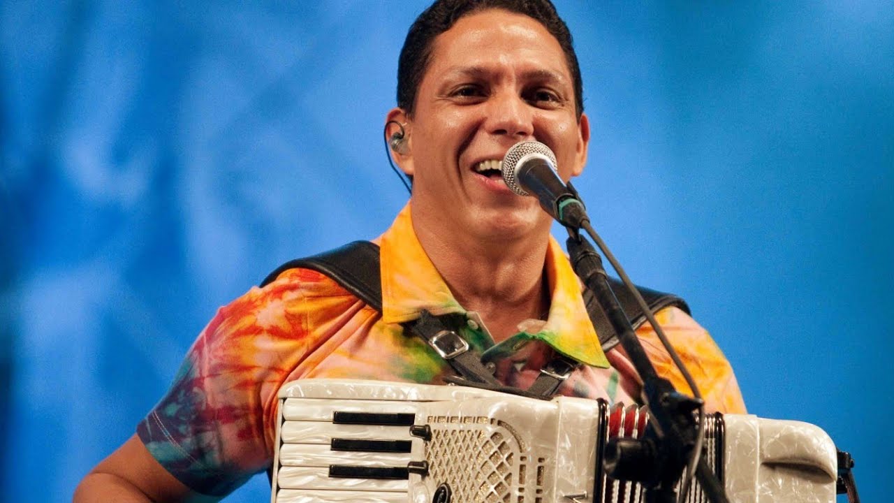 Targino Gondim & Lucimar / Lua e Sol (Lucimar/Bira Barreto) - YouTube