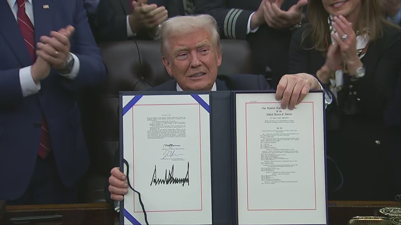 FULL VIDEO: President Trump signs bill, ending government shutdown ...