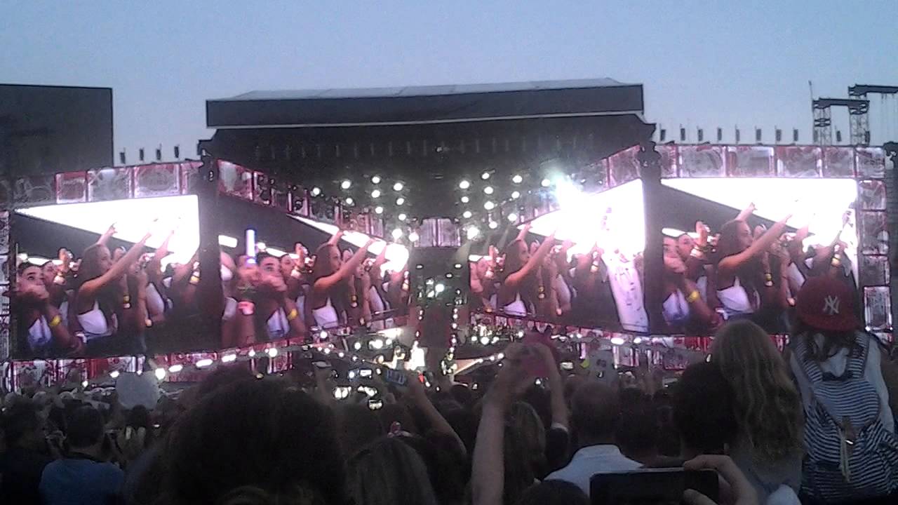 One Direction live in concert BCN - WWAT 2014 - YouTube