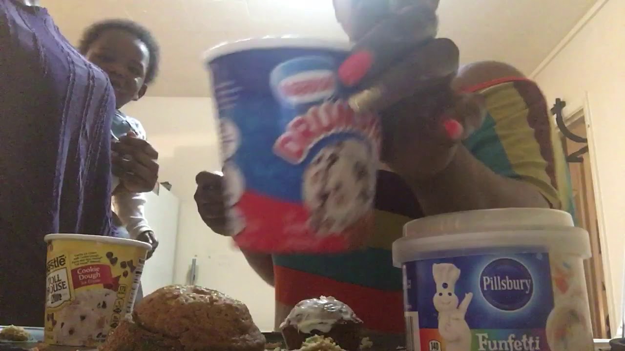 Snack MUKBANG featuring MiYonna - YouTube