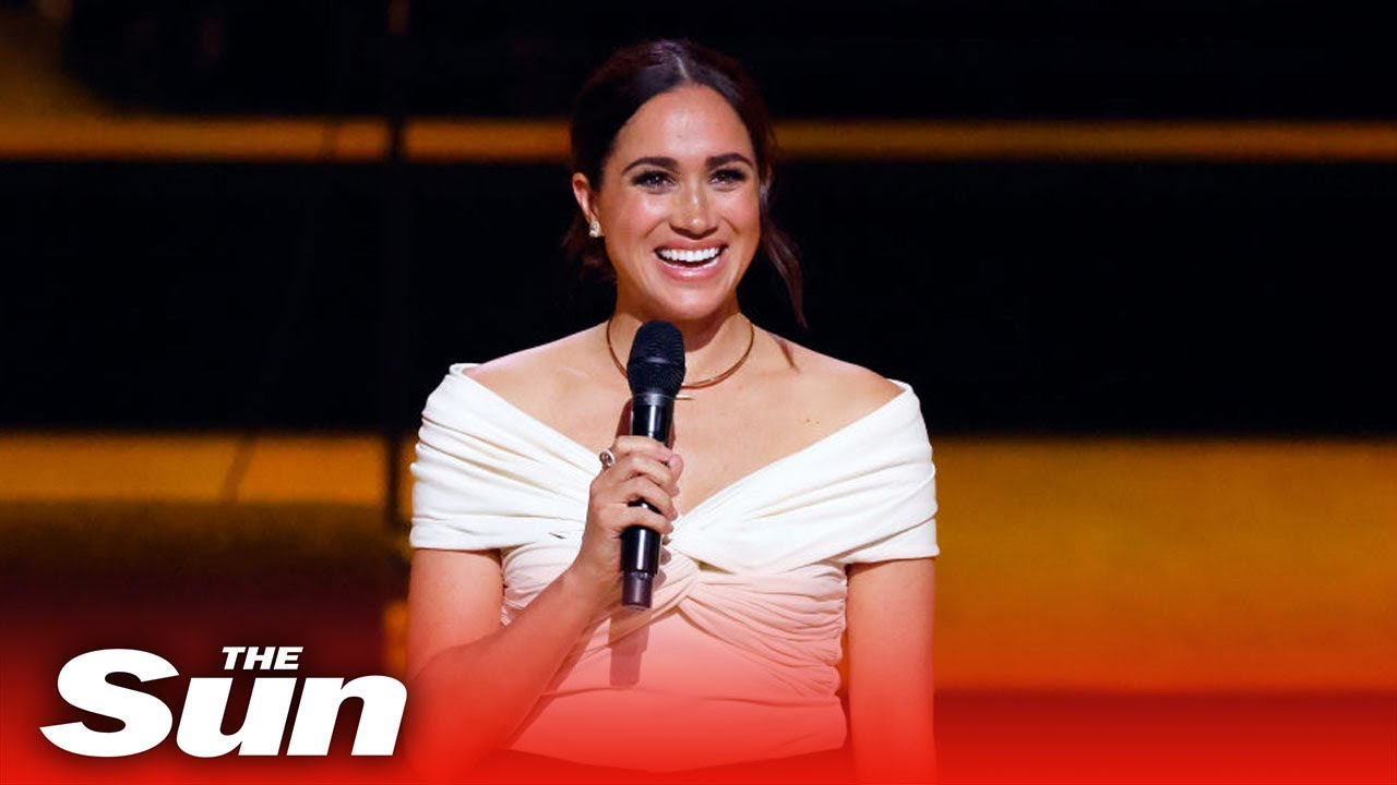LIVE: Meghan Markle speaks at Manchester summit - YouTube