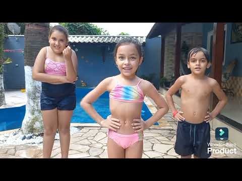 Errou....caiu 💧🤷‍♀️😅 @turmadaajujuzinha#erro #brincadeiras #piscinas