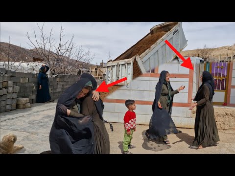 In Dodel Amina with her sister after being upset by Sajjad