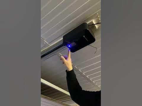 Как прописать пульт в секционные ворота дорхан #ростовнадону - YouTube