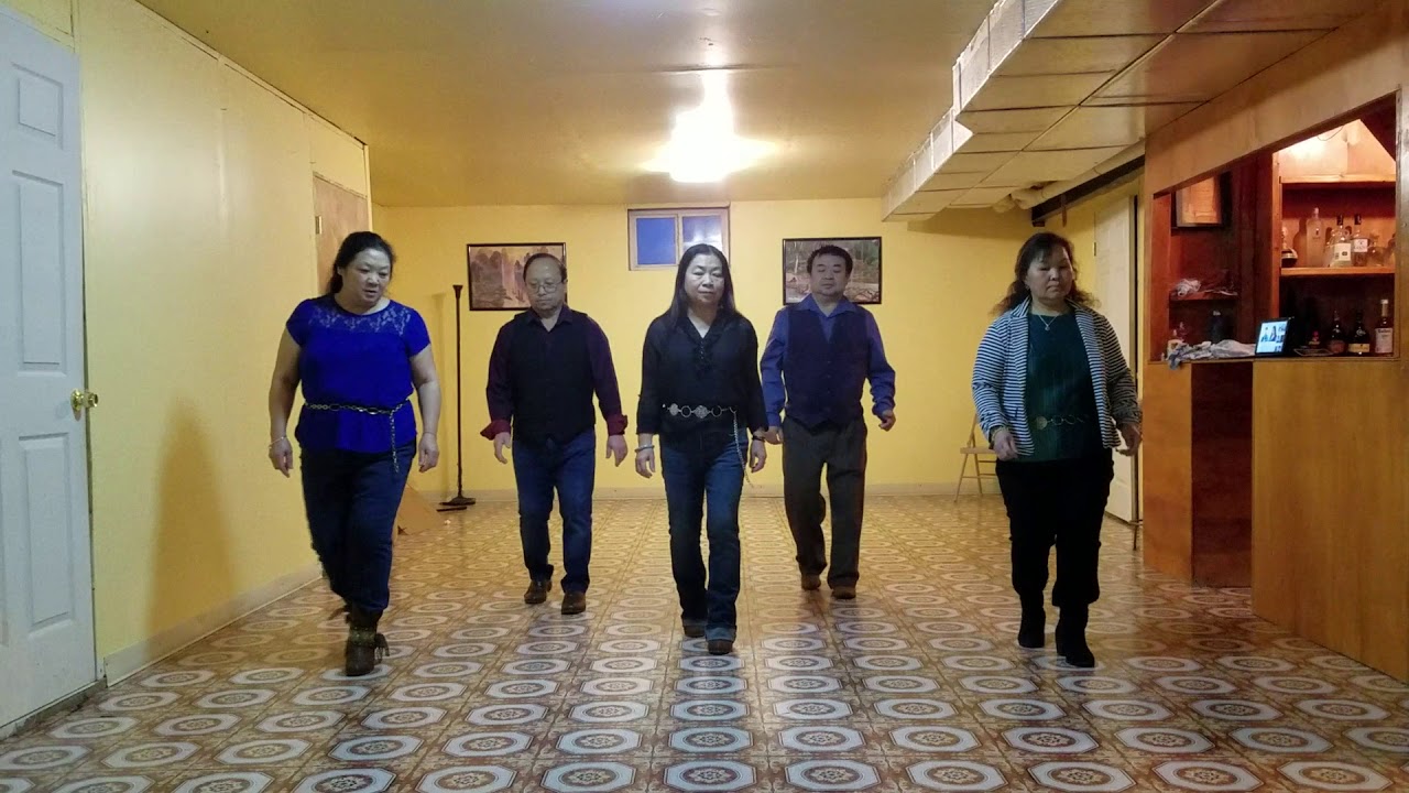 Hmong line dance and teach bullfrog on the log - YouTube