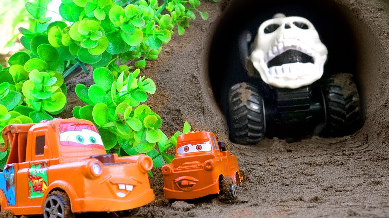 Centipede In The Cave Attack Tayo The Little Bus | Disney Car Toys For ...