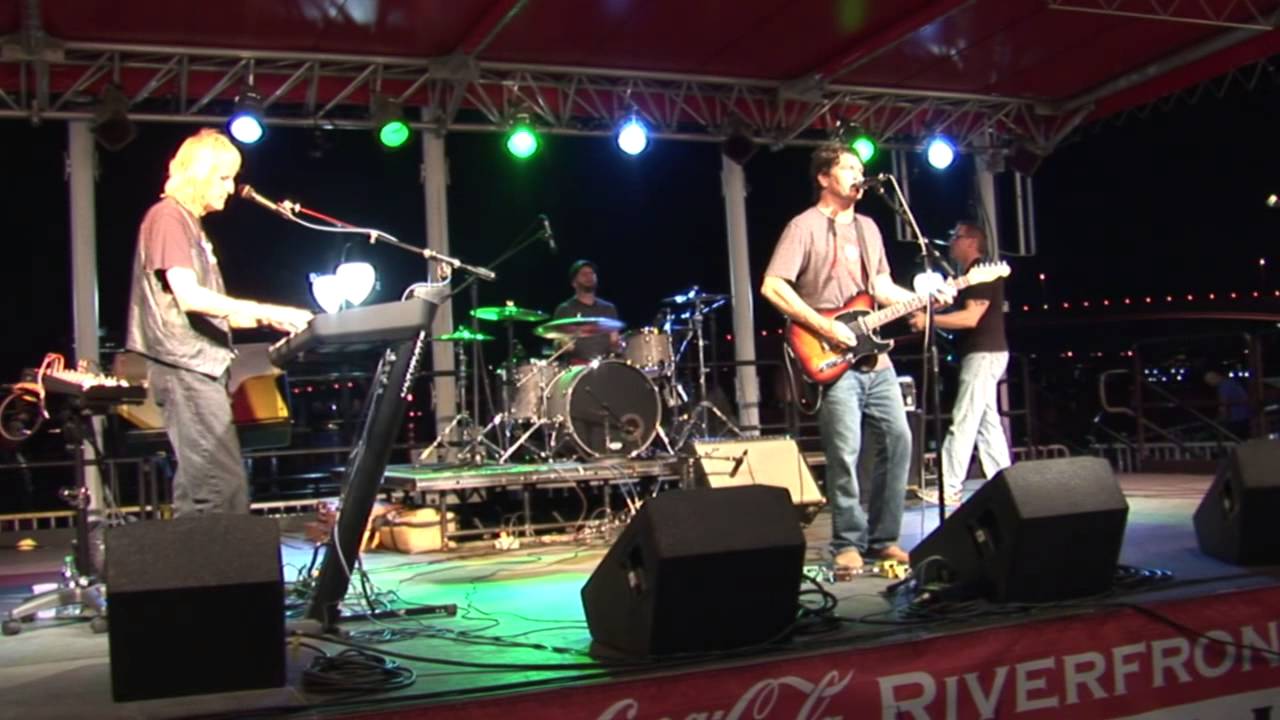 Brett Foster at The Jacksonville Landing - Song 4 - YouTube