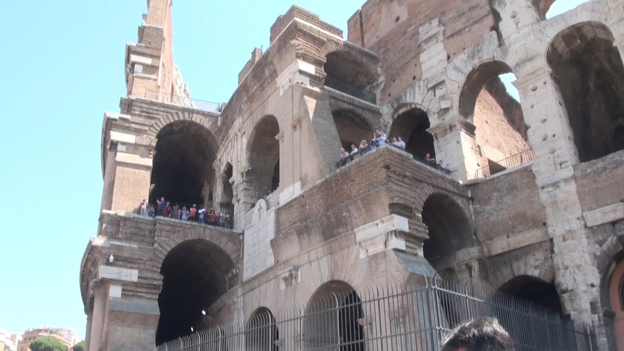 Acheronte non ferma i turisti, lunghe file al Colosseo - YouTube