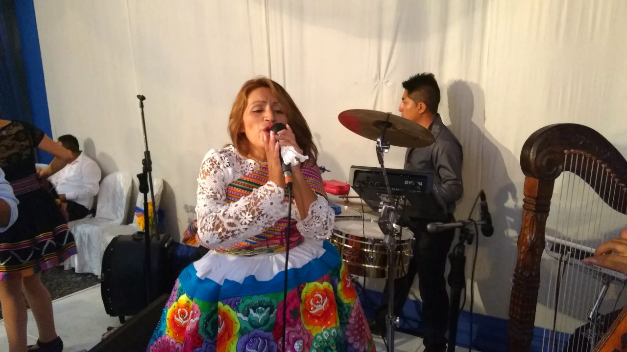 LOLY SALAS / ABREME LA PUERTA 2017 - YouTube