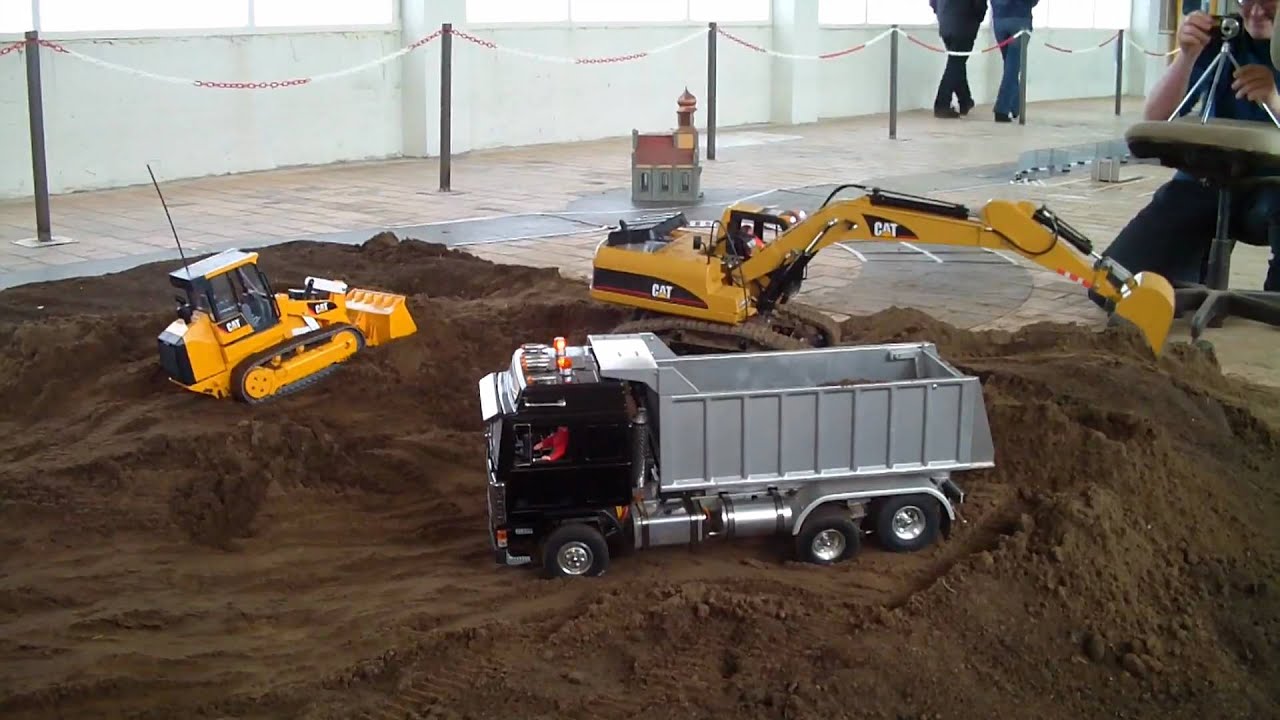 RC - OVMV - Aalst , Bruder Cat 963D test - YouTube