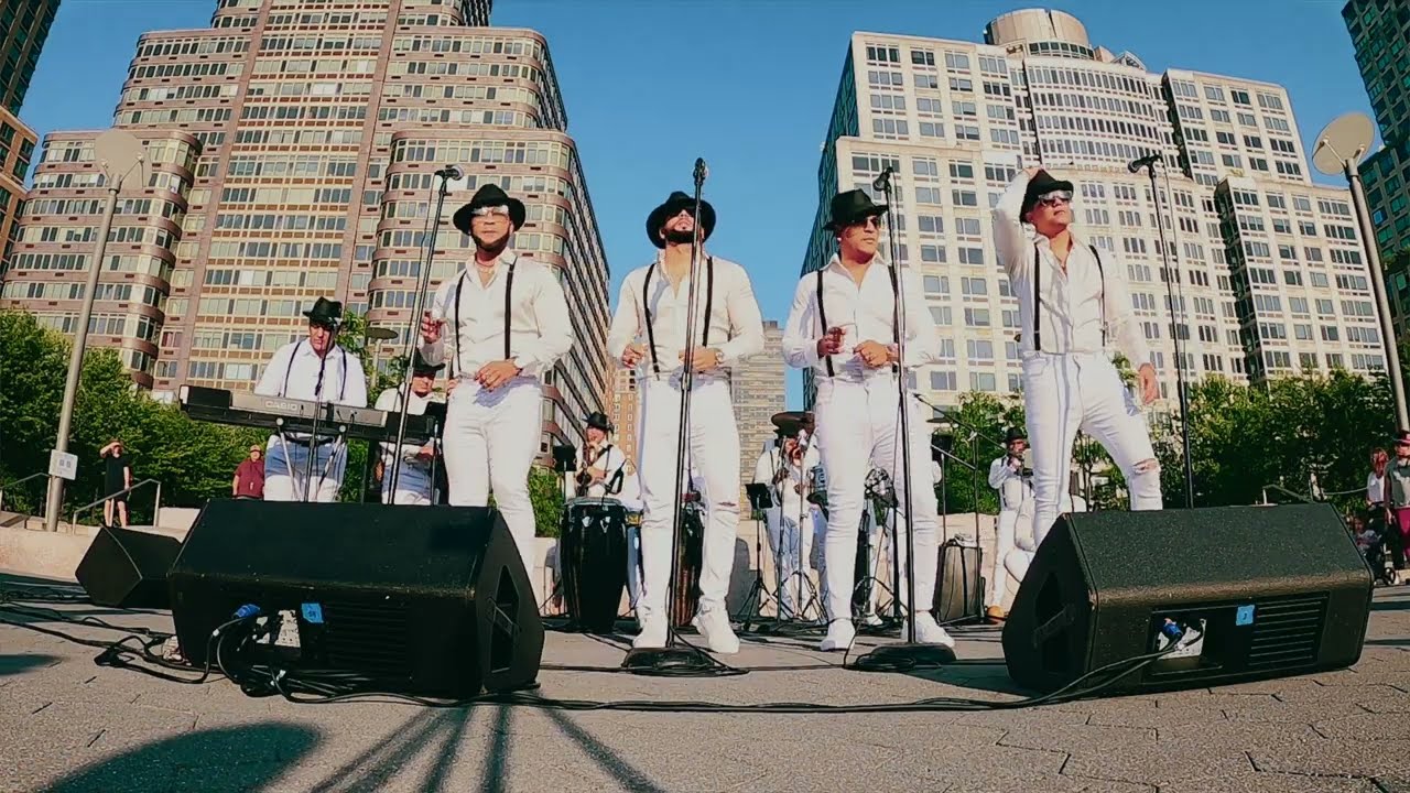 Chiquito Team Band - Detalles en VIVO desde Nueva York - YouTube Music