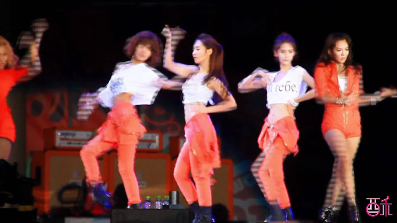 [大酥團] 100821 SNSD Hyoyeon + SooYoung + Yuri + YoonA - Dance @ SM Town ...