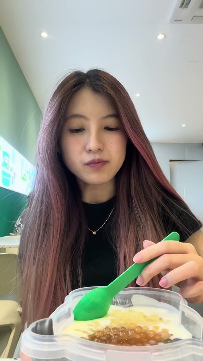 🇲🇾 水泥拉丝酸奶在马来西亚也有啦！😍 #fun #food #yogurt #multiple #choices #fruit #美食 ...