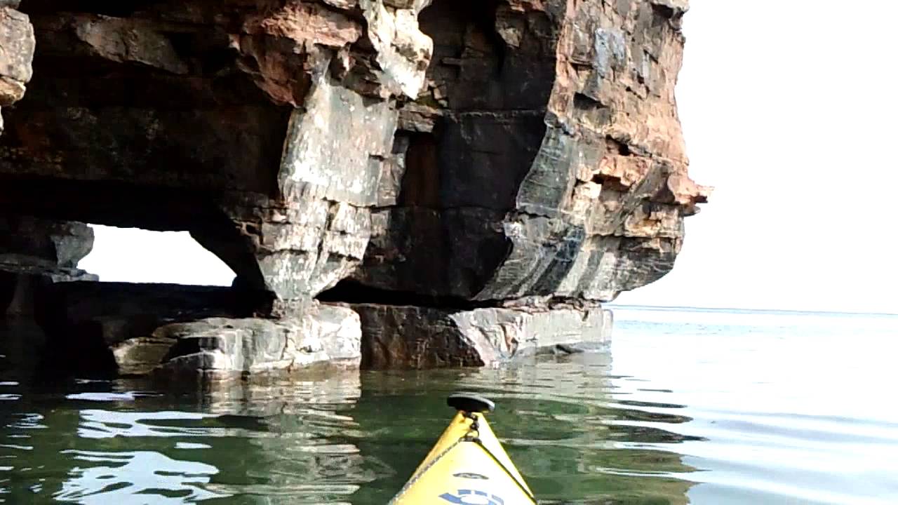 Exploring Devils Island Sea Caves, Apostle Islands, Lake Superior ...