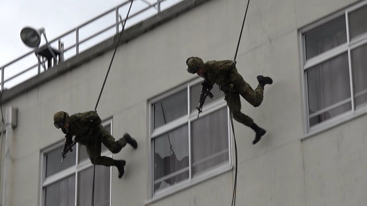 平成29年度 松本駐屯地創設67周年記念行事 レンジャー訓練展示 JGSDF Rangers rappelling demonstration ...