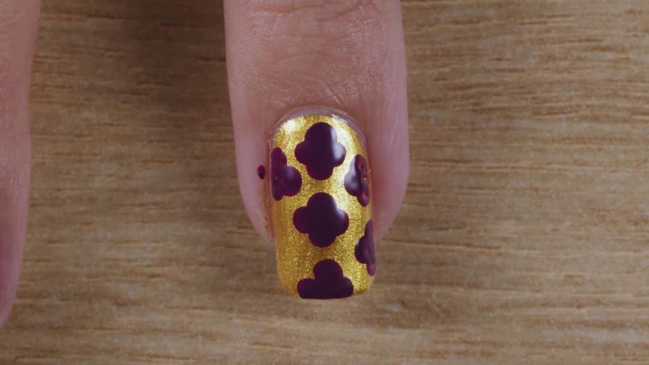 Nail Art: Mal | Descendants 2 | Disney Channel BE - YouTube