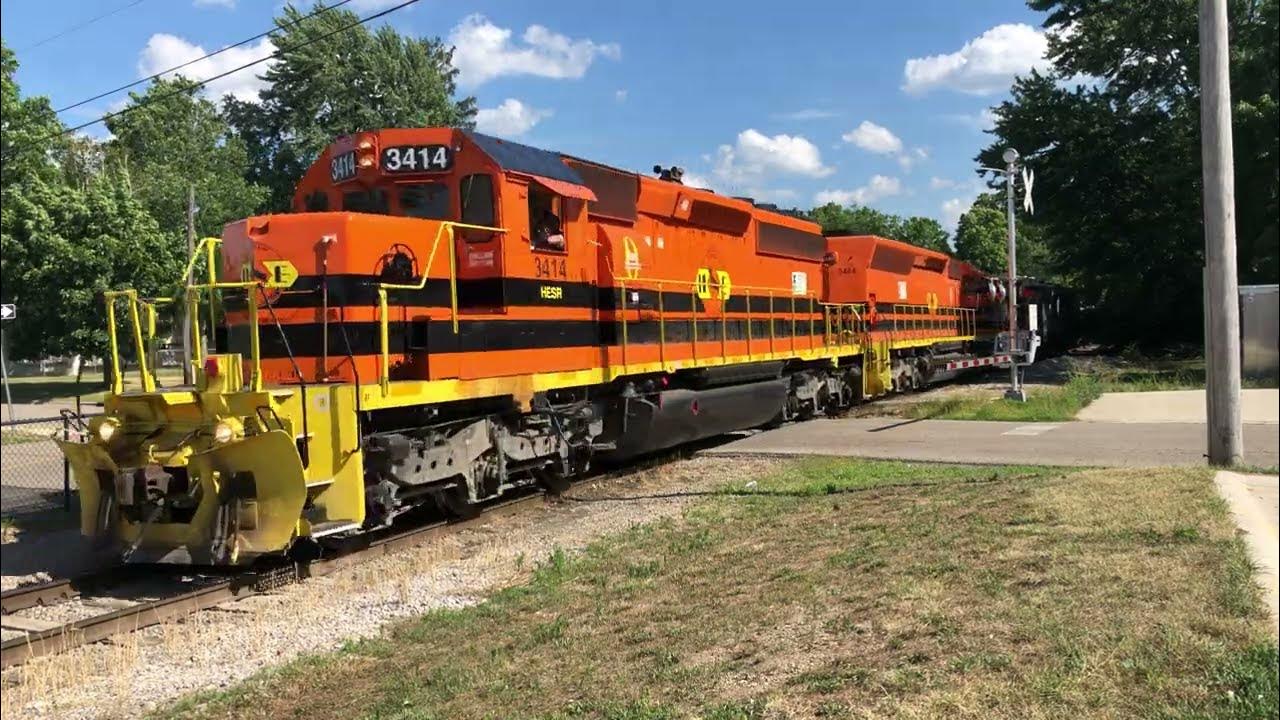 HESR 3414&3484 lead a train through Flushing, Mi - YouTube