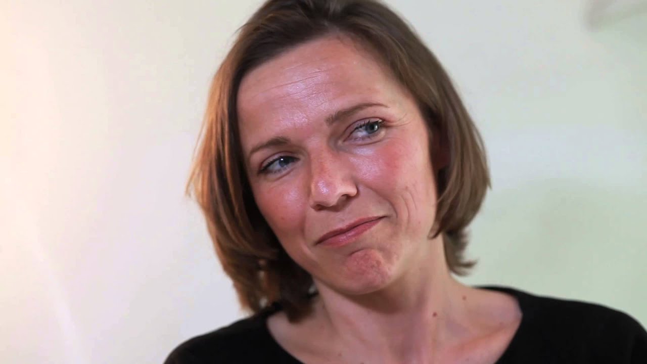 Interview d'Alexandra Kosinski: Cologne d'Etat Libre d'Orange. - YouTube