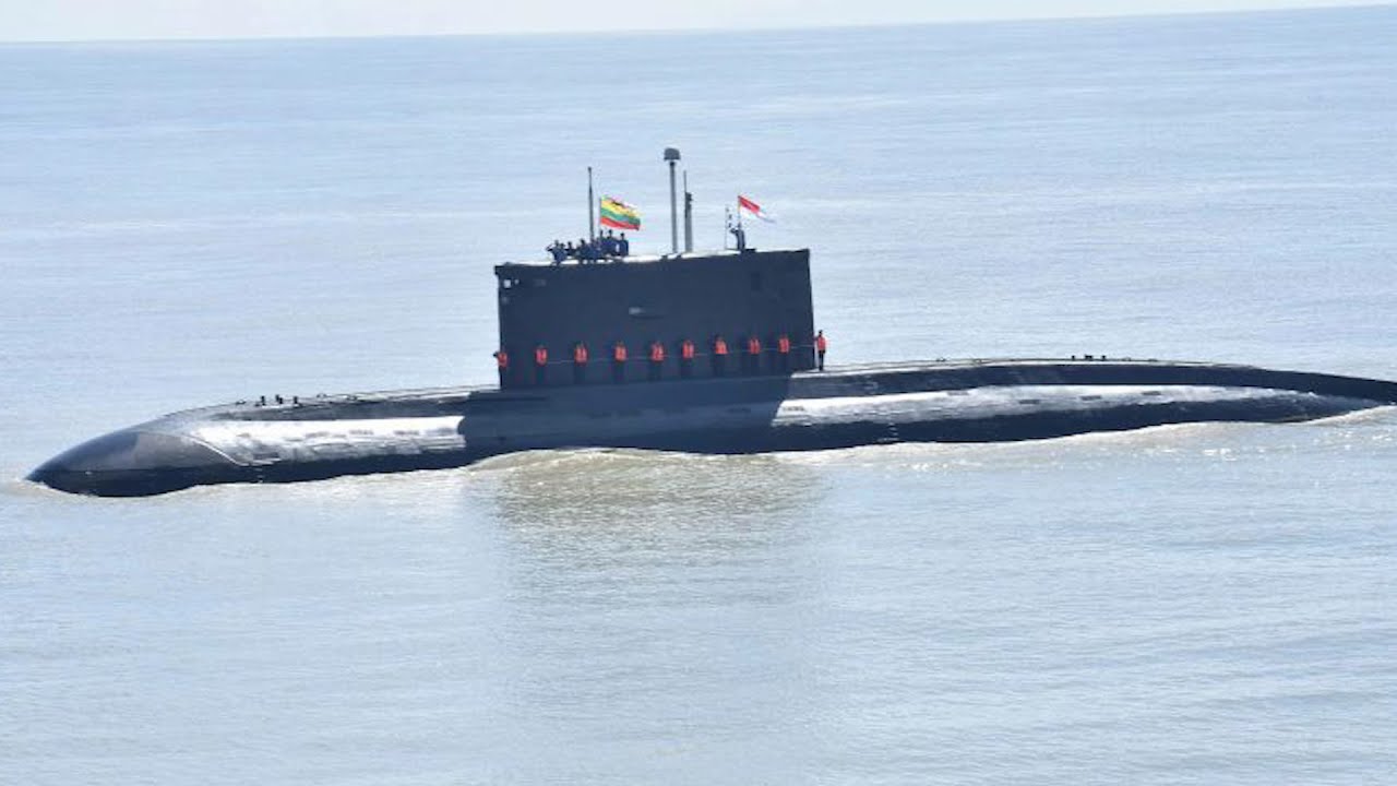 ရေငုပ်သင်္ဘော မင်းရဲသိင်္ခသူ ပထမဆုံး စစ်ရေးလေ့ကျင့် Youtube