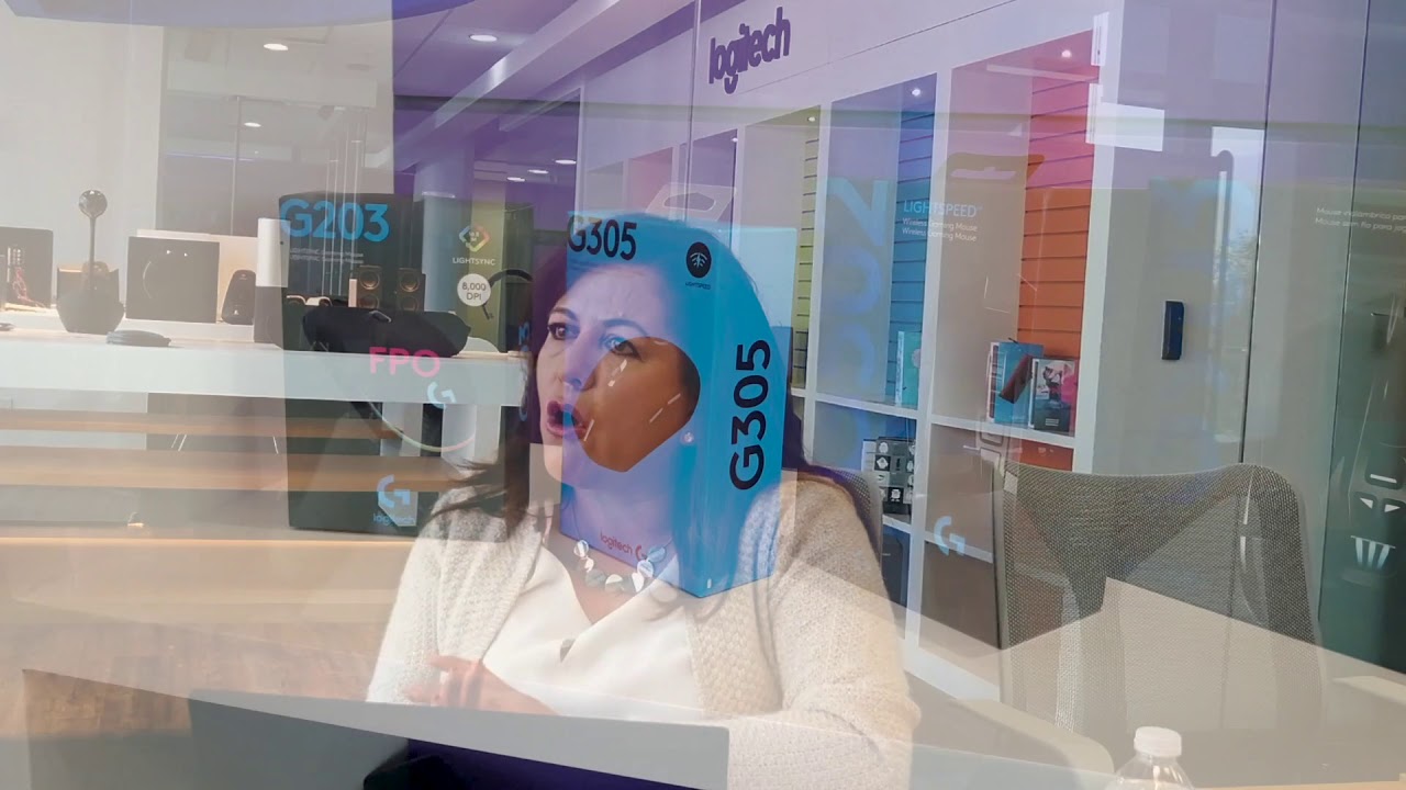 Recorre el showroom de Logitech - YouTube